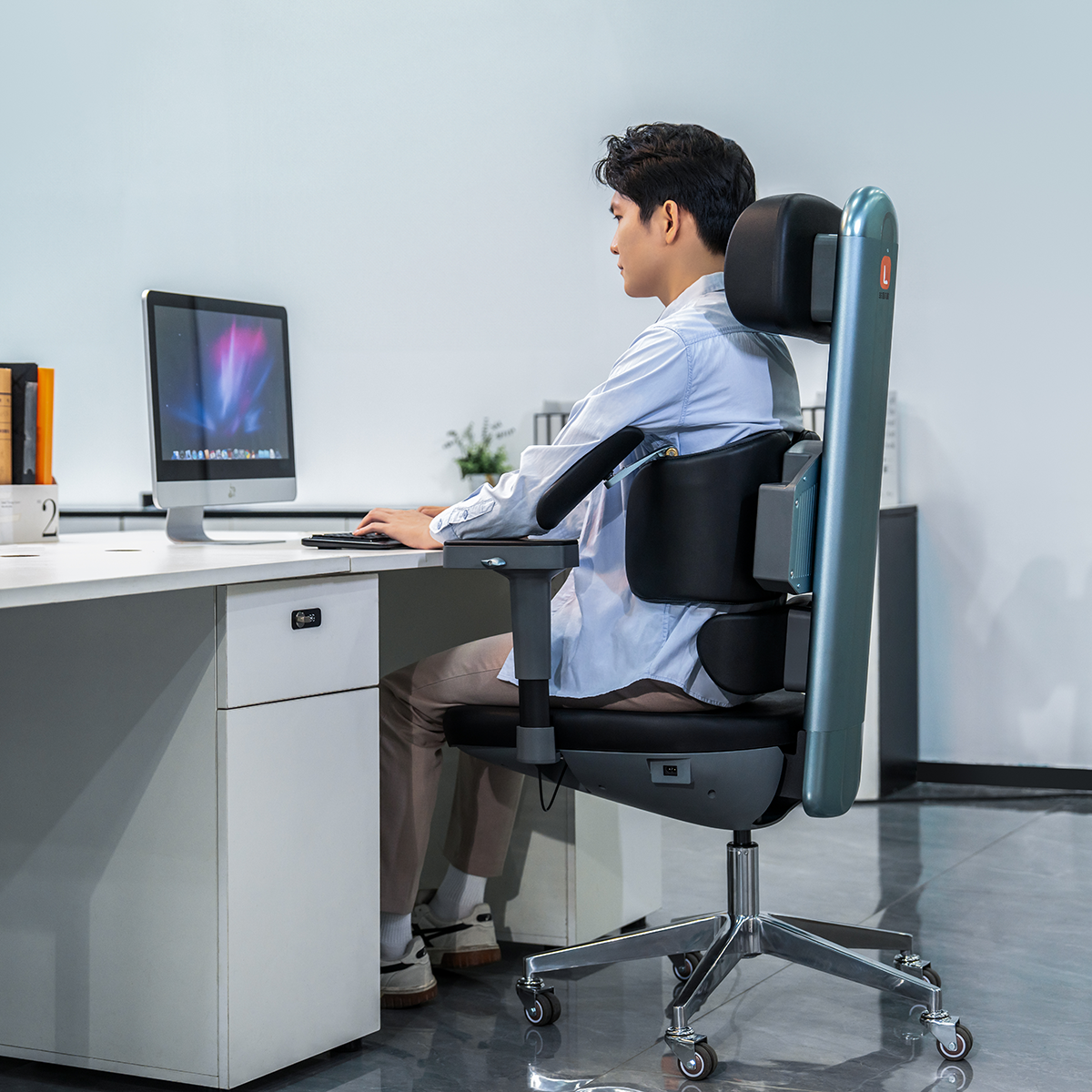 Lumoo Uplift Chair, True Lumbar Relief through lifting! – LUMOO CHAIR